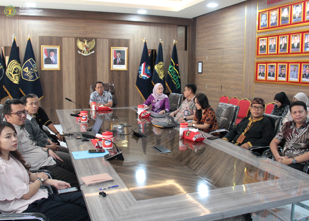 Kanwil Kemenkum Jabar Ikuti Sosialisasi Standar Layanan dan Pembinaan Perancang Bersama DJPP